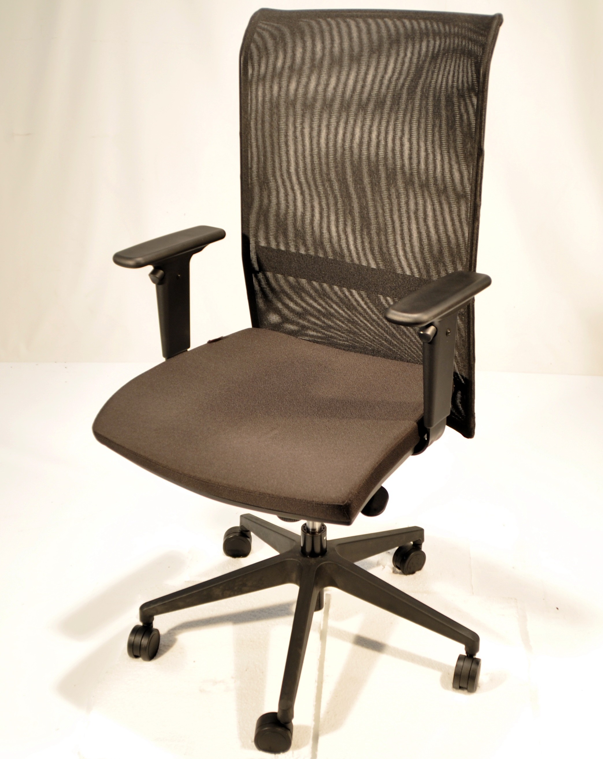 Comment choisir un fauteuil ergonomique ? - Posture Assise au travail Comment choisir un fauteuil ergonomique ? - Posture Assise au travail